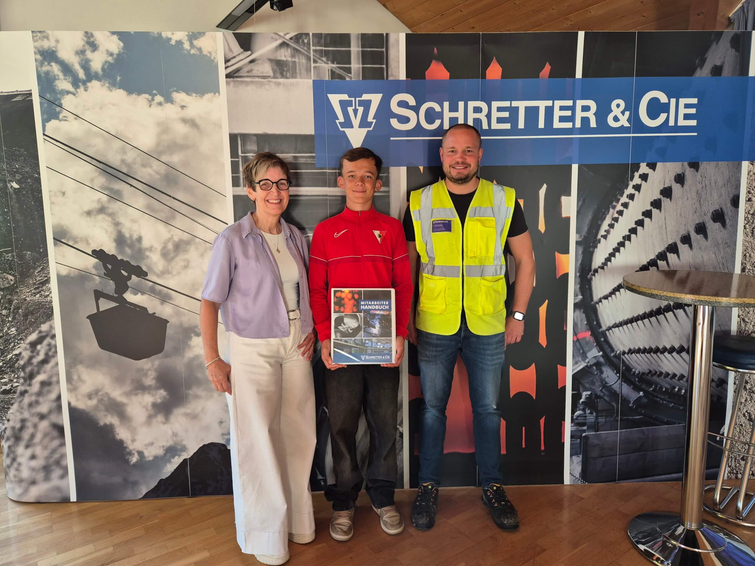 Ausbildungsstart für unseren Lehrling in der Elektrotechnik - Schretter ...